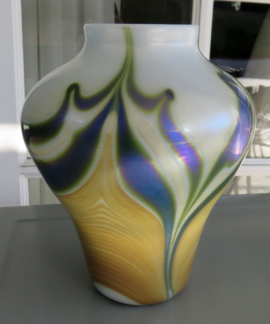 Vintage 1974 Roland R Correia Blown Moonstone Art Glass Vase Pulled Feather
