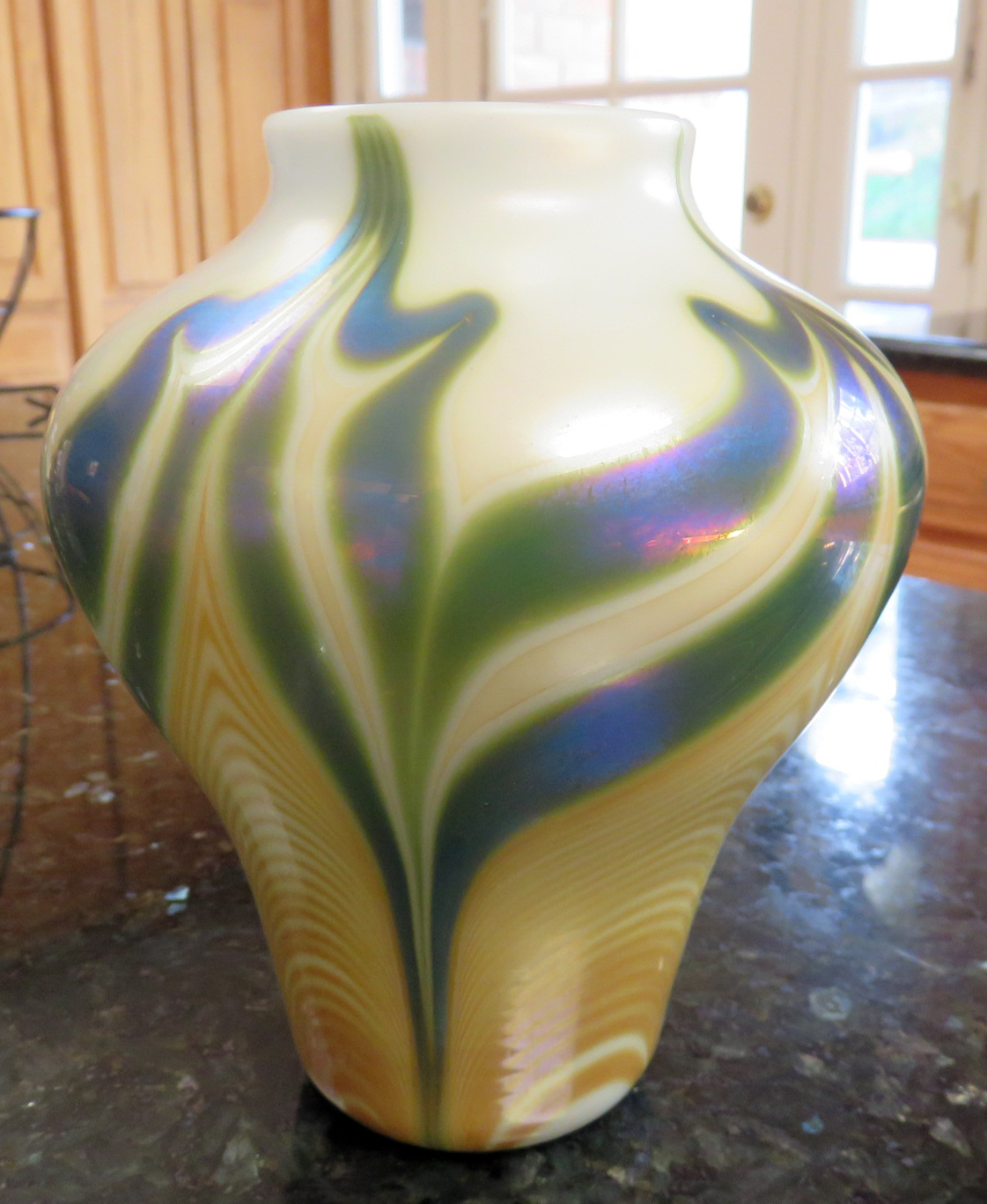Vintage 1974 Roland R Correia Blown Moonstone Art Glass Vase Pulled Feather