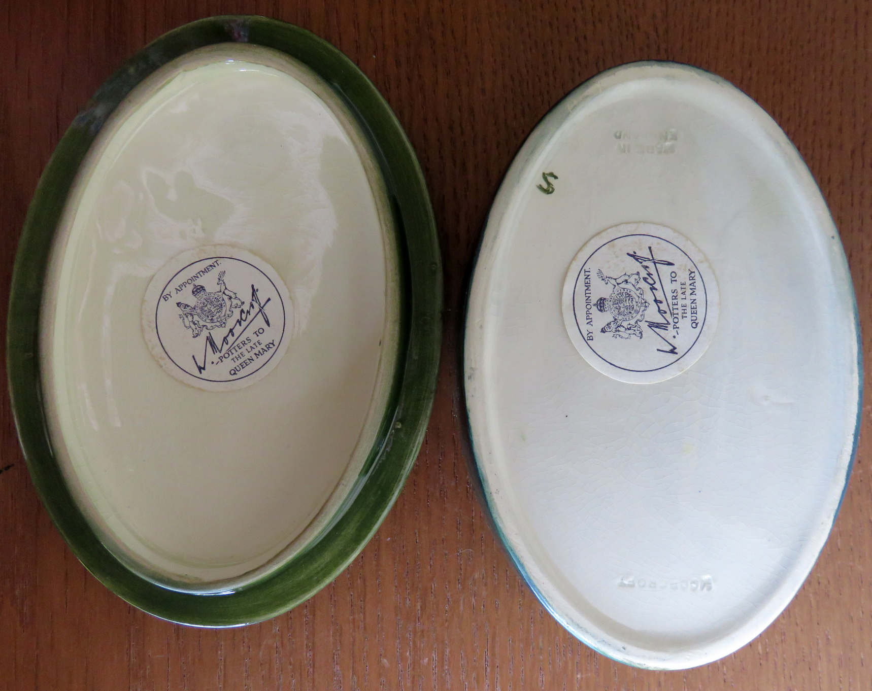 Moorcroft Hibiscus Red on Green Blue lidded box Walter Moorcroft